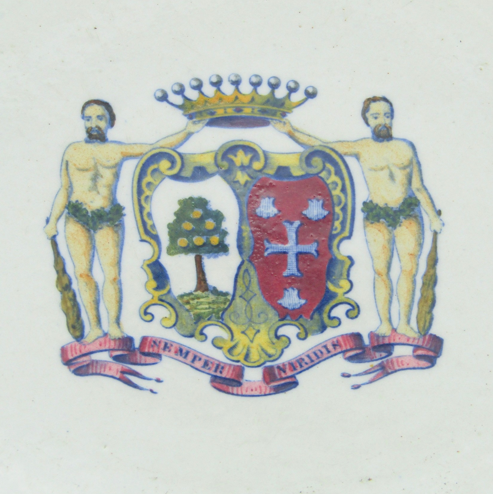 Gien. Assiette en faïence Le Vassor de la Touche Dresnay, XIXe