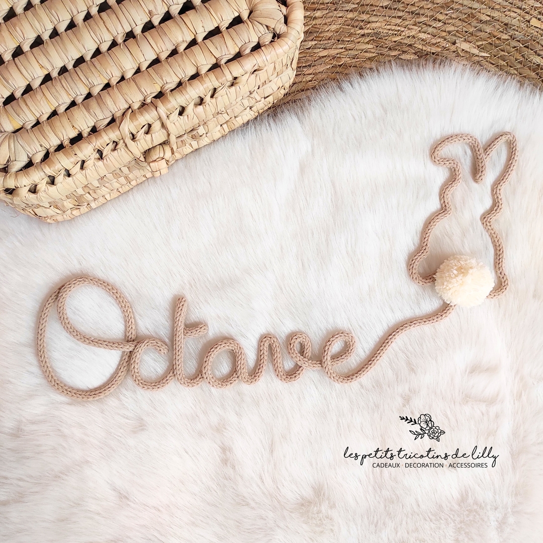 PRÉNOM EN TRICOTIN DÉCOR LAPIN - Les petits Tricotins de lilly