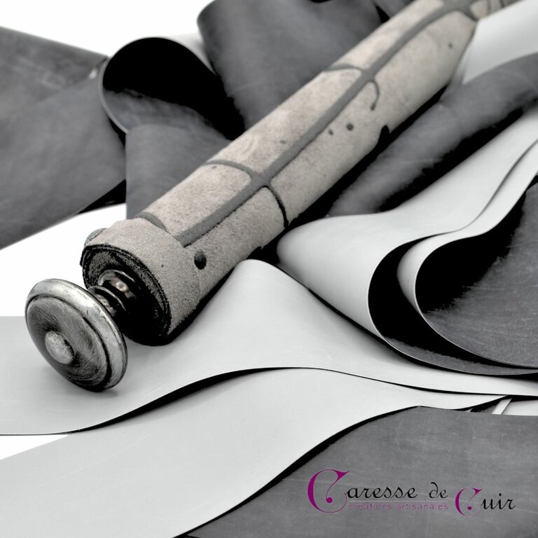 Grand martinet en latex bicolore noir/gris - Martinets/Martinets en ...