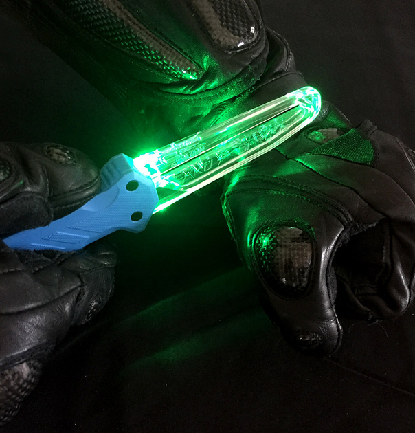 KNIFE WITH LIGHT ! LIGHTED TRAINING AKU STRIKE KNIFE