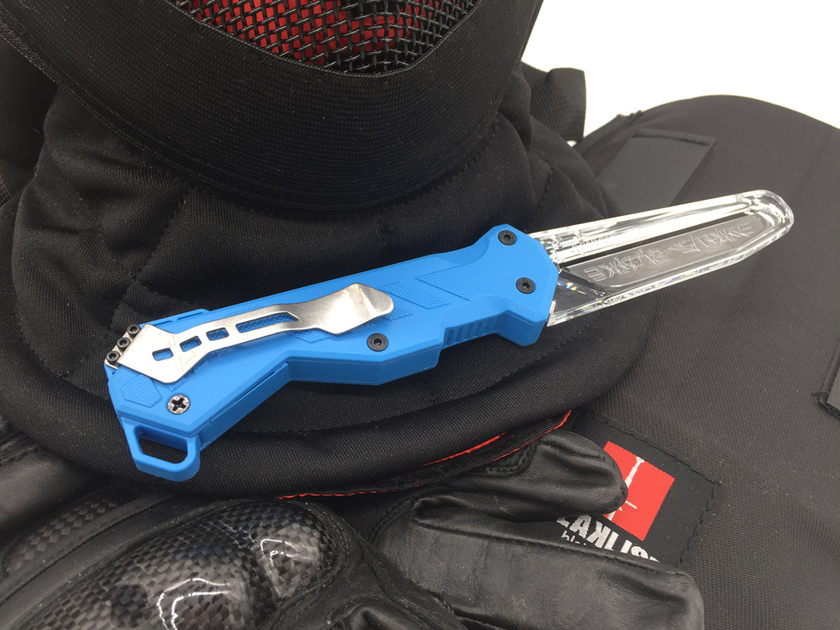 KNIFE WITH LIGHT ! LIGHTED TRAINING AKU STRIKE KNIFE