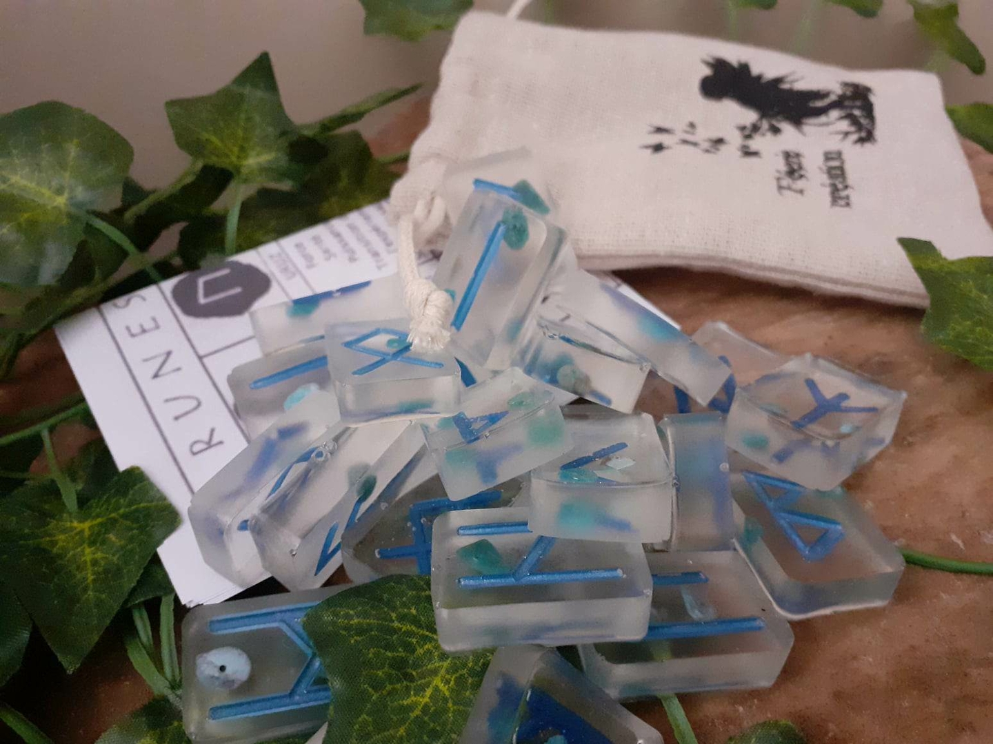 Runes celtiques en résine féerie création - Décoration/Esotérisme ...
