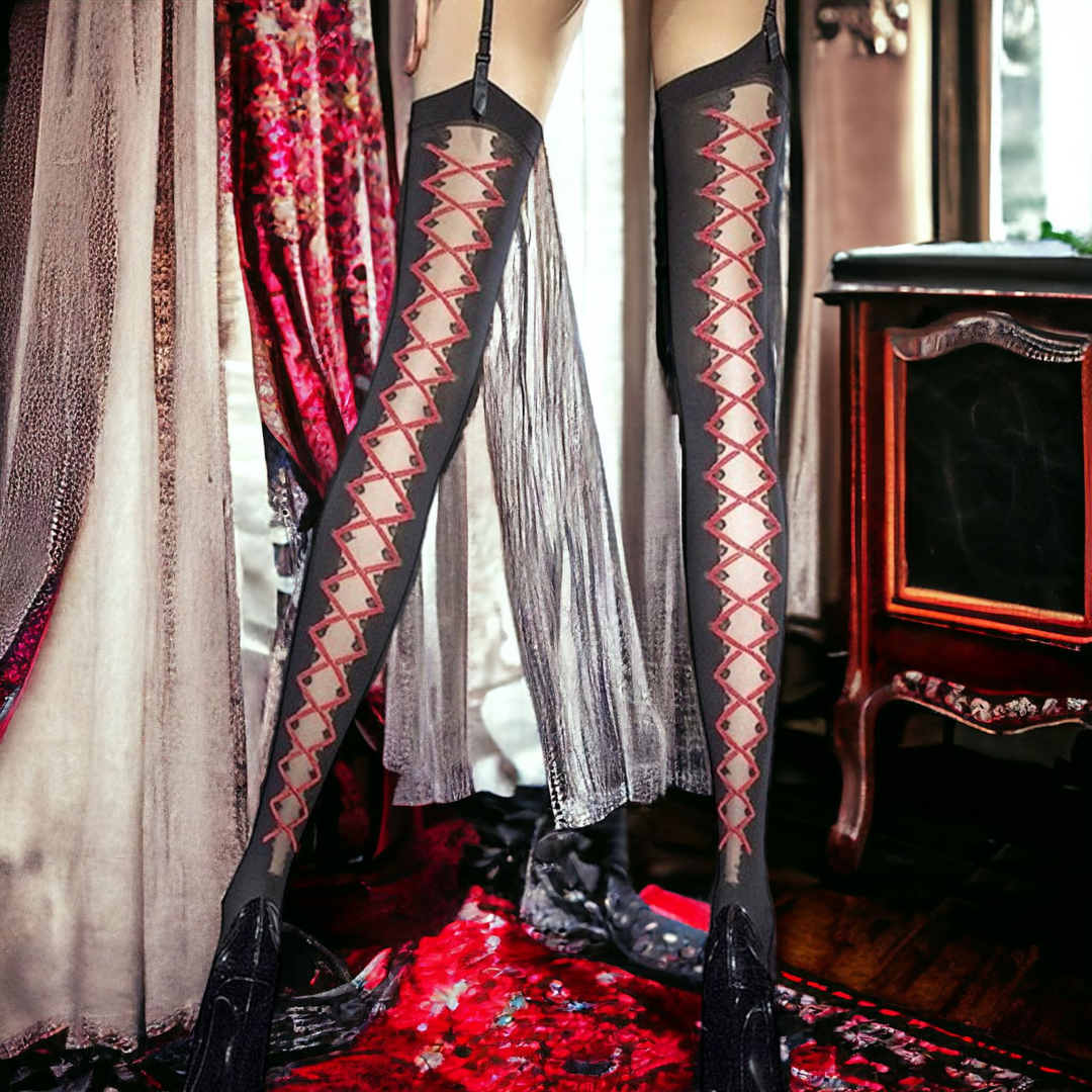 Bas jarretelles fantaisie terriblement sexy avec son laçage rouge