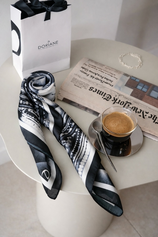 Foulard en soie Astre Édition Limitée – DORIANE BIJOUX x Doriane Malige