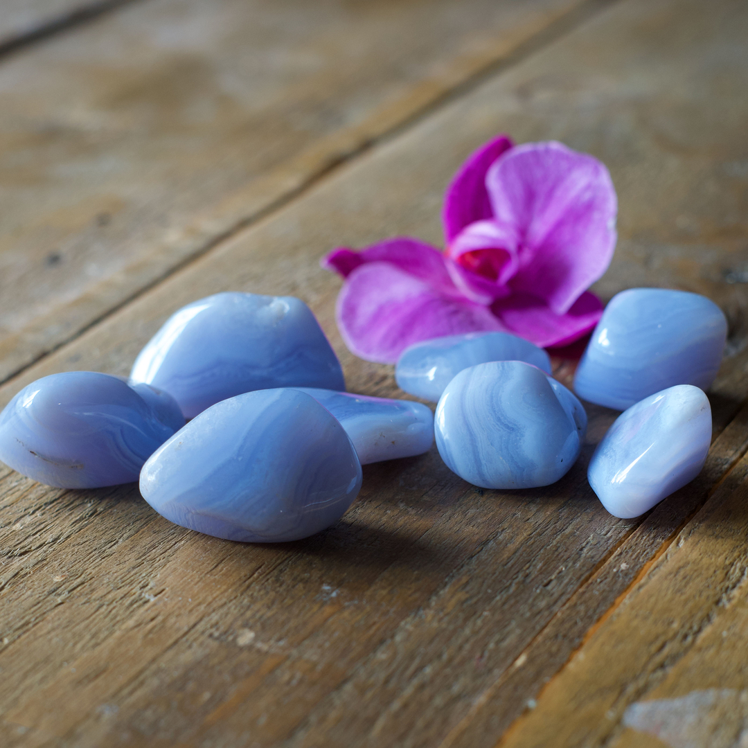 Pierre roulée, Calcédoine bleu AA - Pierre roulée naturelle - Miracles ...