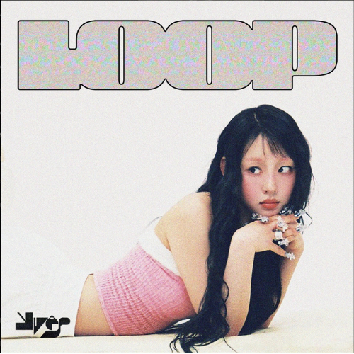 YVES [LOONA] - Loop (Photobook ver.)