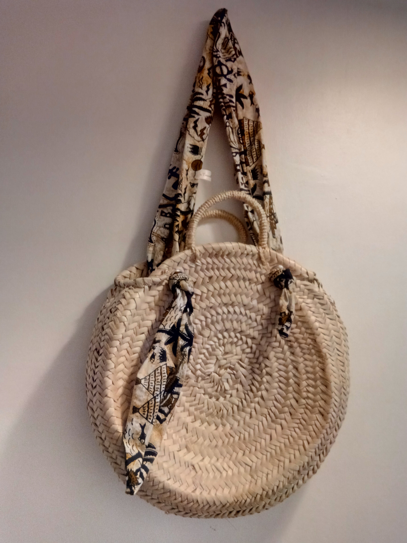 Les panier raphia pleins - Sacs grand format/Paniers raphia - entre ...