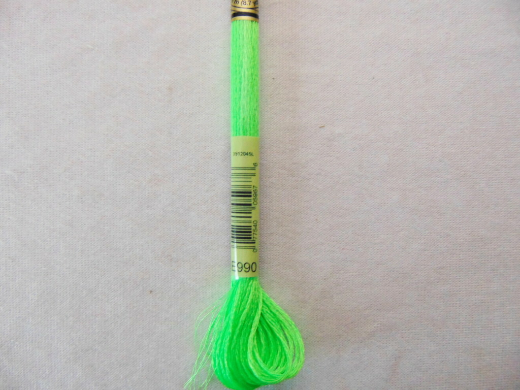 Mouliné Effet Lumière DMC n° E990, vert fluo - Les Fils/Fil Mouliné ...