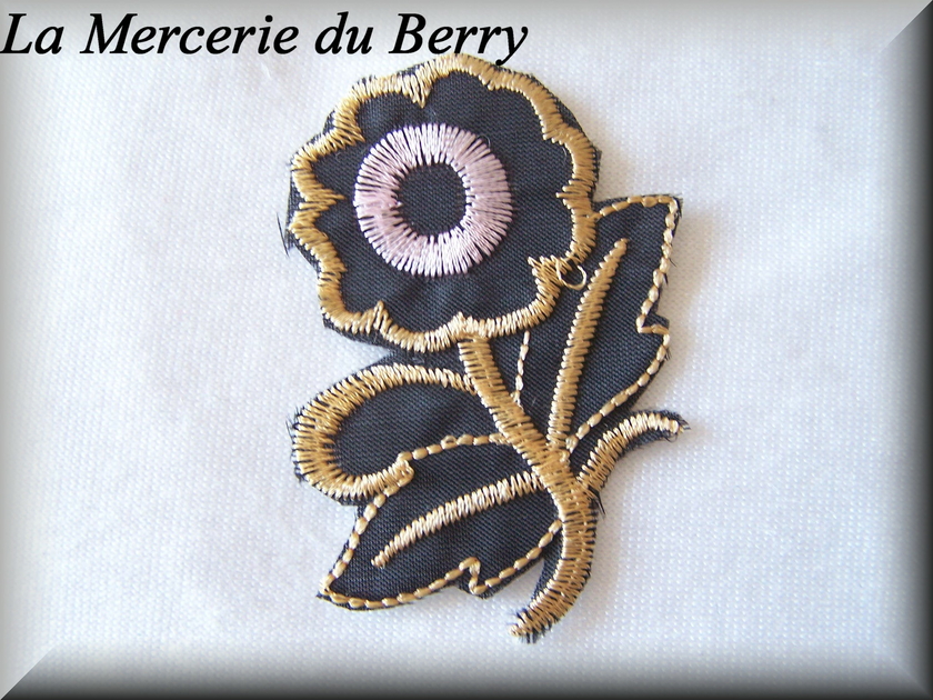 Ecusson fleur noire - Les Ecussons - La Mercerie du Berry