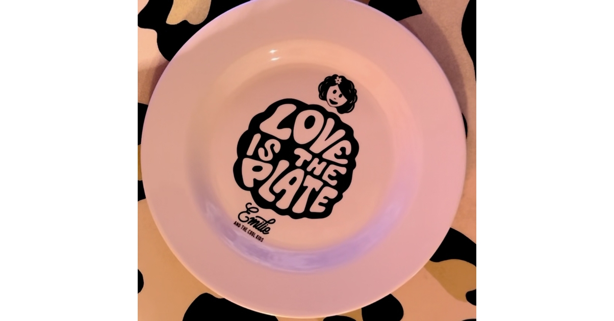 Assiettes "Love is a Plate" - - the-cool-franchise