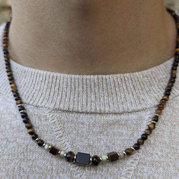 Collier mi-long Karl Oeil de tigre & Nacre - Colliers/mi-longs - Gatsby ...