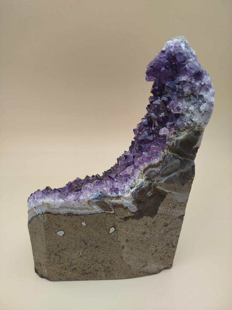 Géode Améthyste 1.644kg environ - Géodes/Géode Améthyste - les-pierres ...