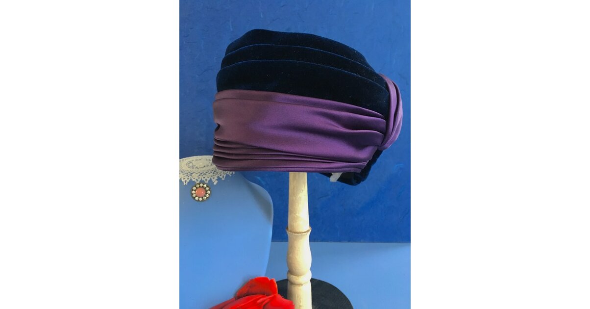 Chapeau toque en velours de soie et satin duchesse - Années 30-40 ...