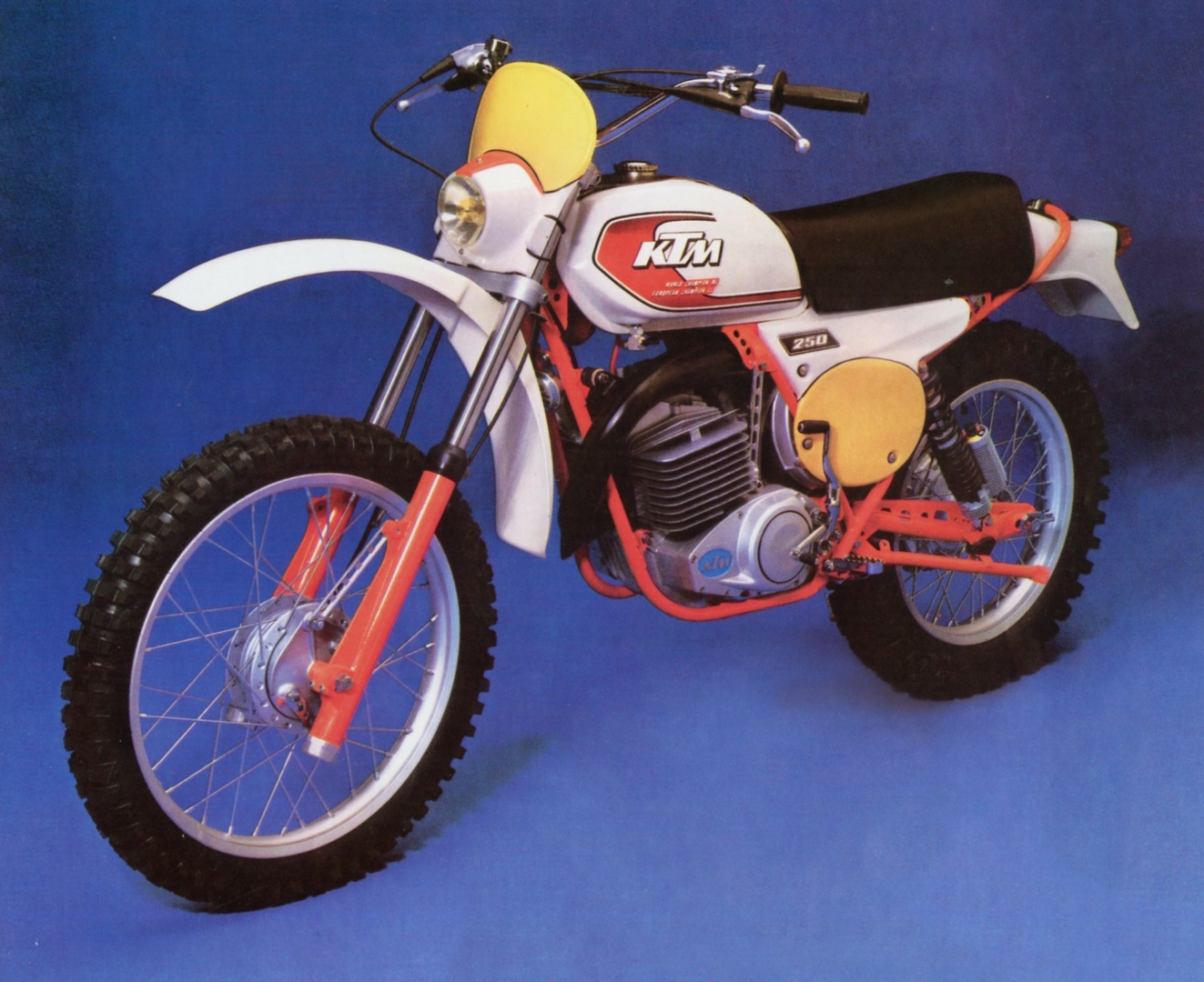 KTM GS 250 - 1976 - FICHE MOTO CARACTÉRISTIQUES - AUTO / MOTO