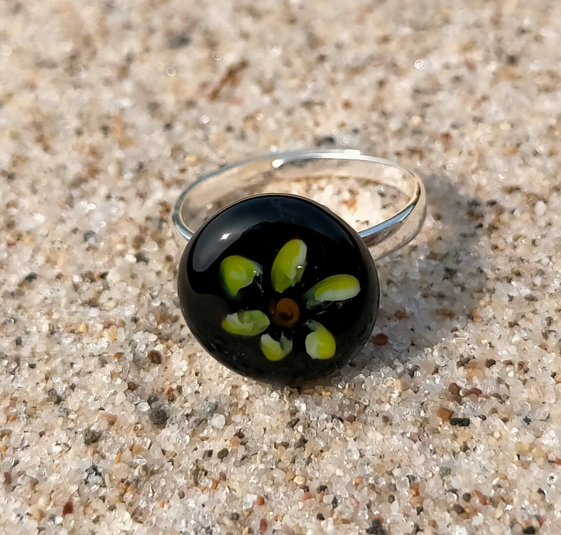 Bague fleur sur fond noir - en argent 925 réglable - en verre de Murano ...