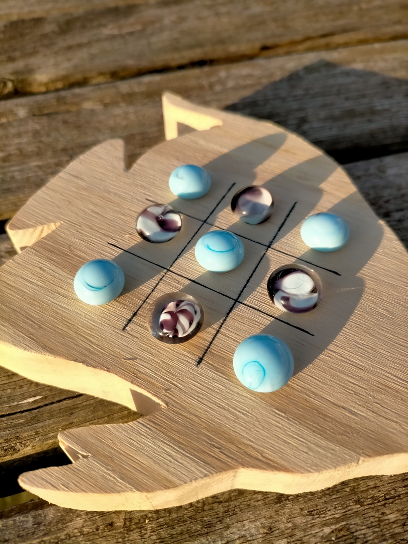 Jeux du Morpion - Plateau Poisson en bois - Pions Turquoises en verre ...