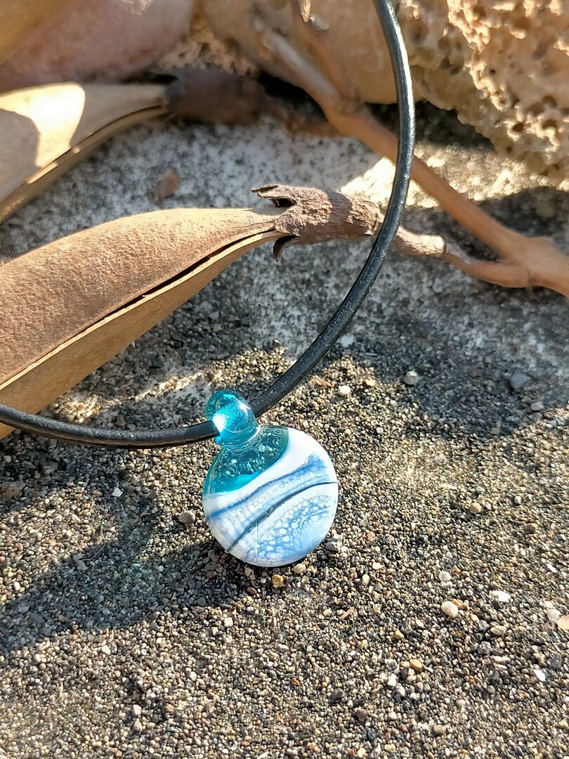 Collier réglable - Médaillon en verre de Murano nuance bleu turquoise ...