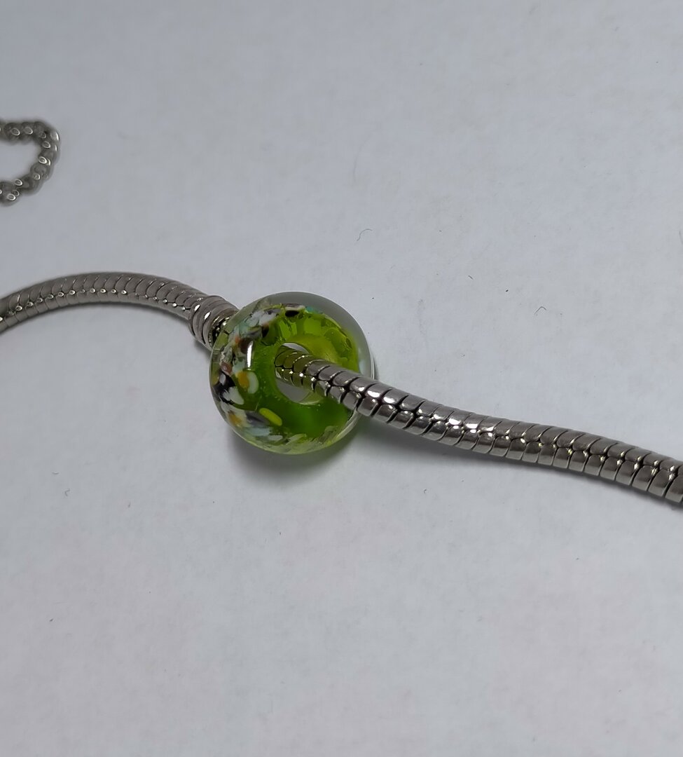 Perle en verre de Murano - Vert anis à effet unique - Perles - Admaé