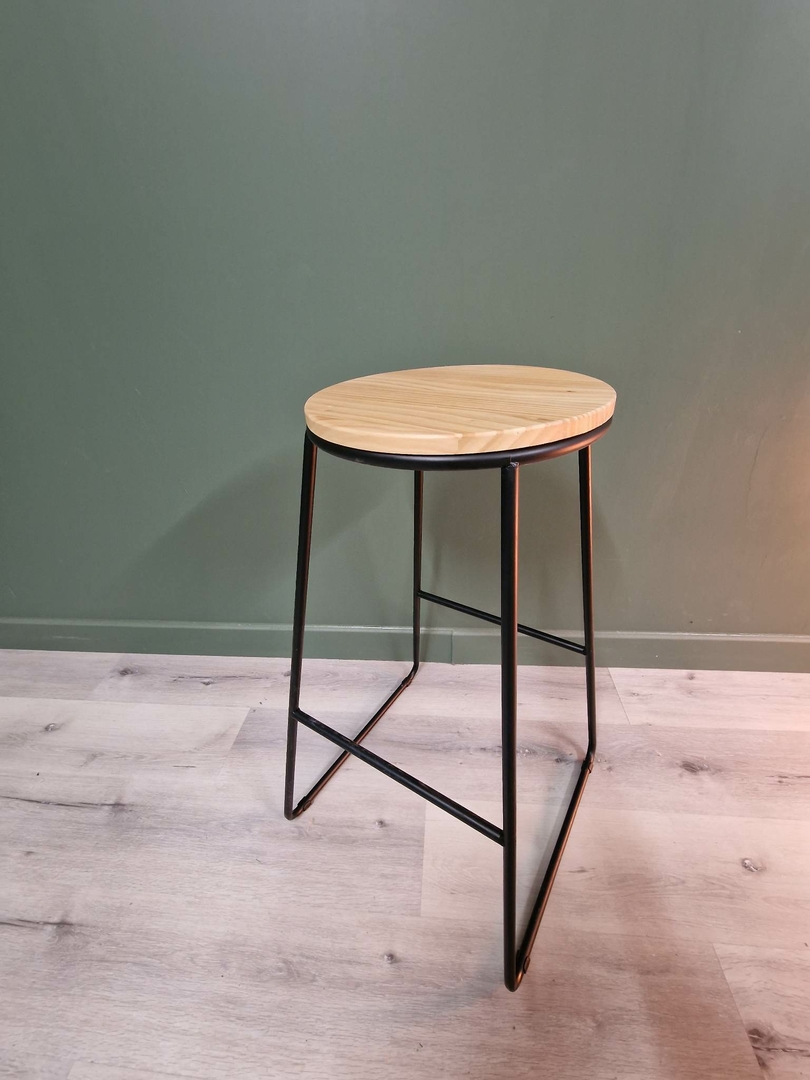 Tabouret métal et bois - Location matériel tous thèmes confondus ...