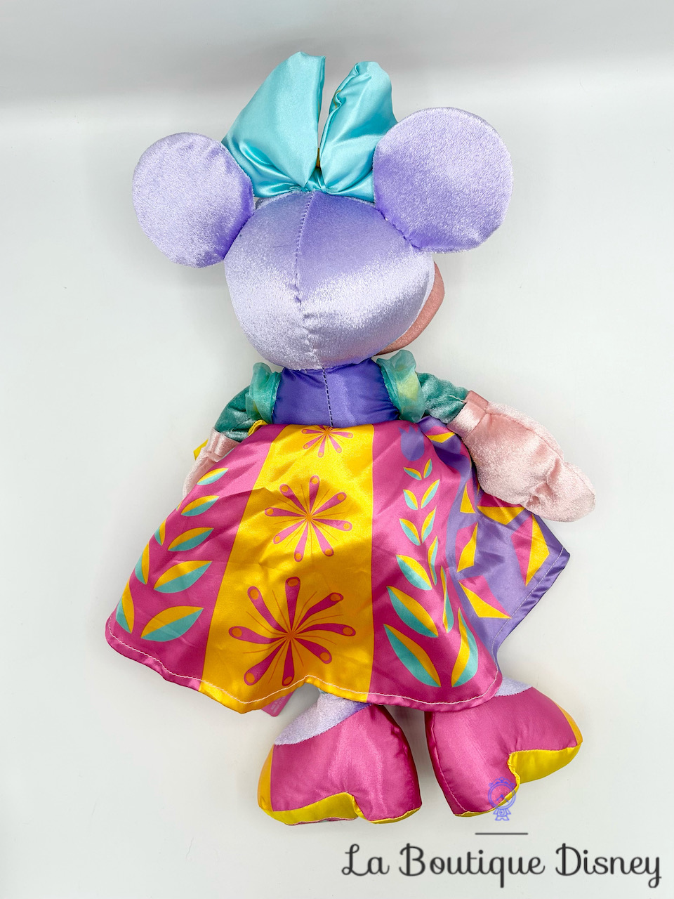 Peluche Minnie Mouse The Main Attraction 4 sur 12 It's a Small World ...