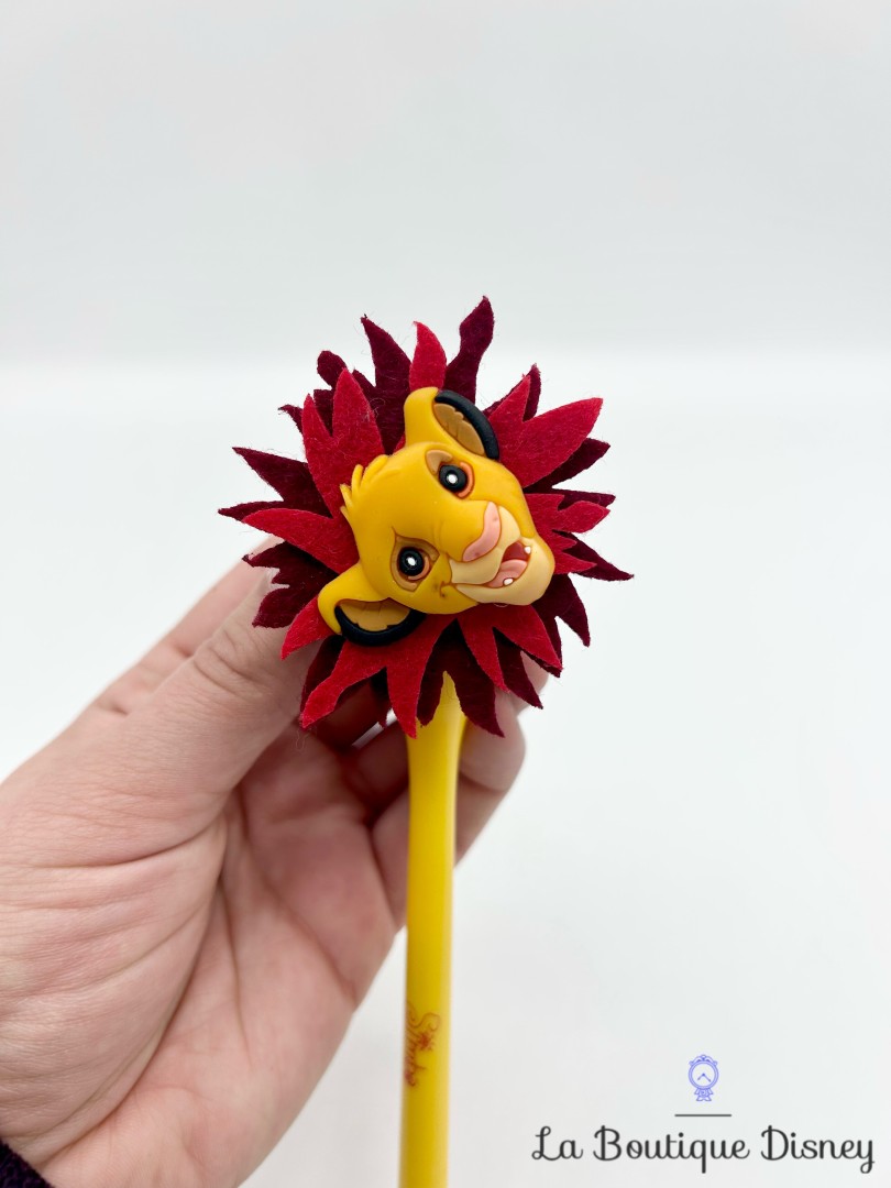 Stylo Simba Le Roi Lion Disneyland Paris Disney lion jaune crayon ...