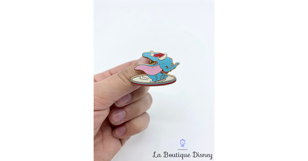 Pin Santa Dumbo on Ice Cast Trade Only Disneyland Paris Cast Lanyard ...