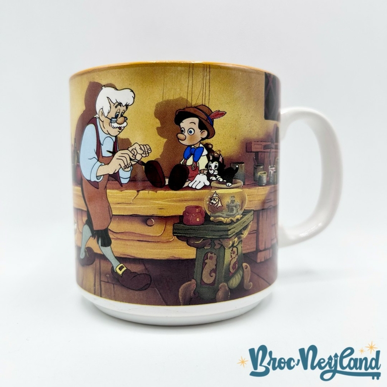 Tasse scène Pinocchio The Walt Disney Company England mug scène film ...