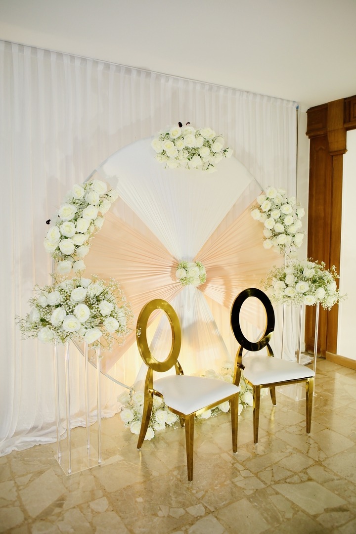 Location arche rond avec fleur artificielle gypsophile A200GYP3B ...
