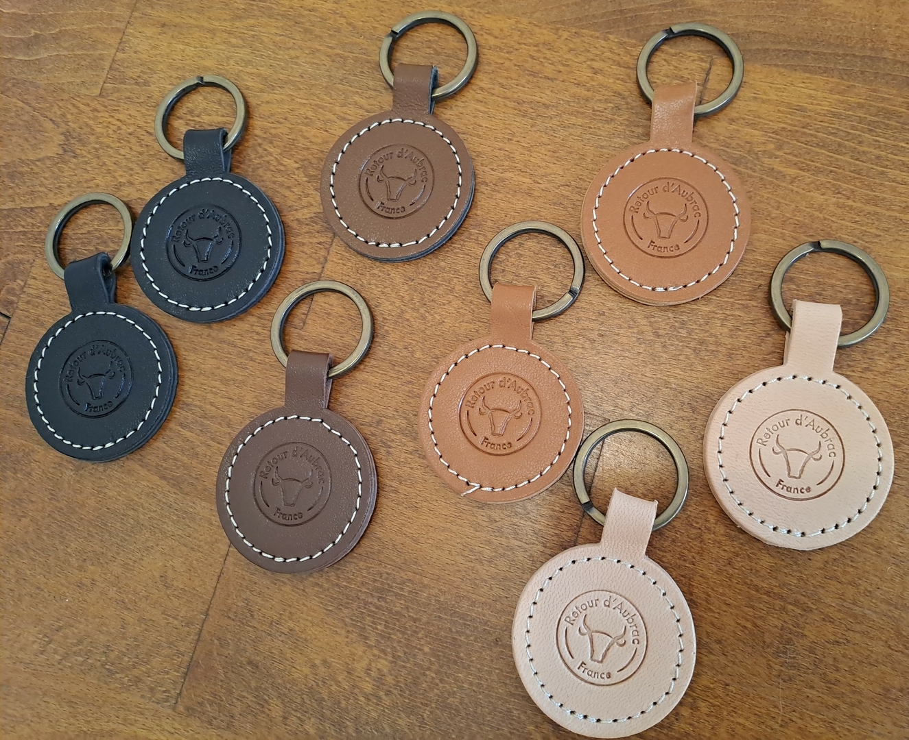 Porte clef rond en cuir fabriqué à la main