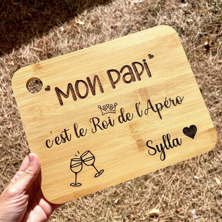 Cadeau papi personnalisé, fête des papis, Planche apéro en bambou