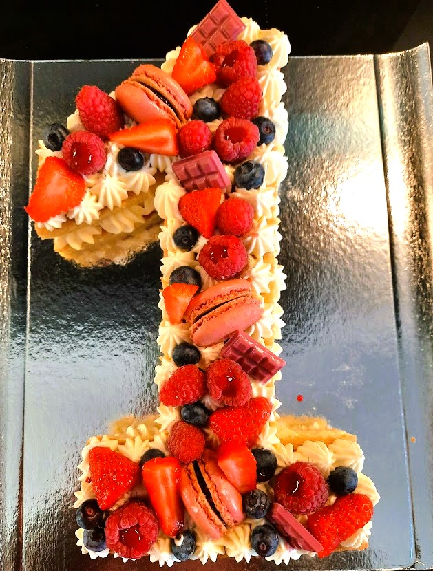 NUMBER / LETTER CAKE FRUITS ROUGES - LES NUMBERS ET LETTERS CAKE ...