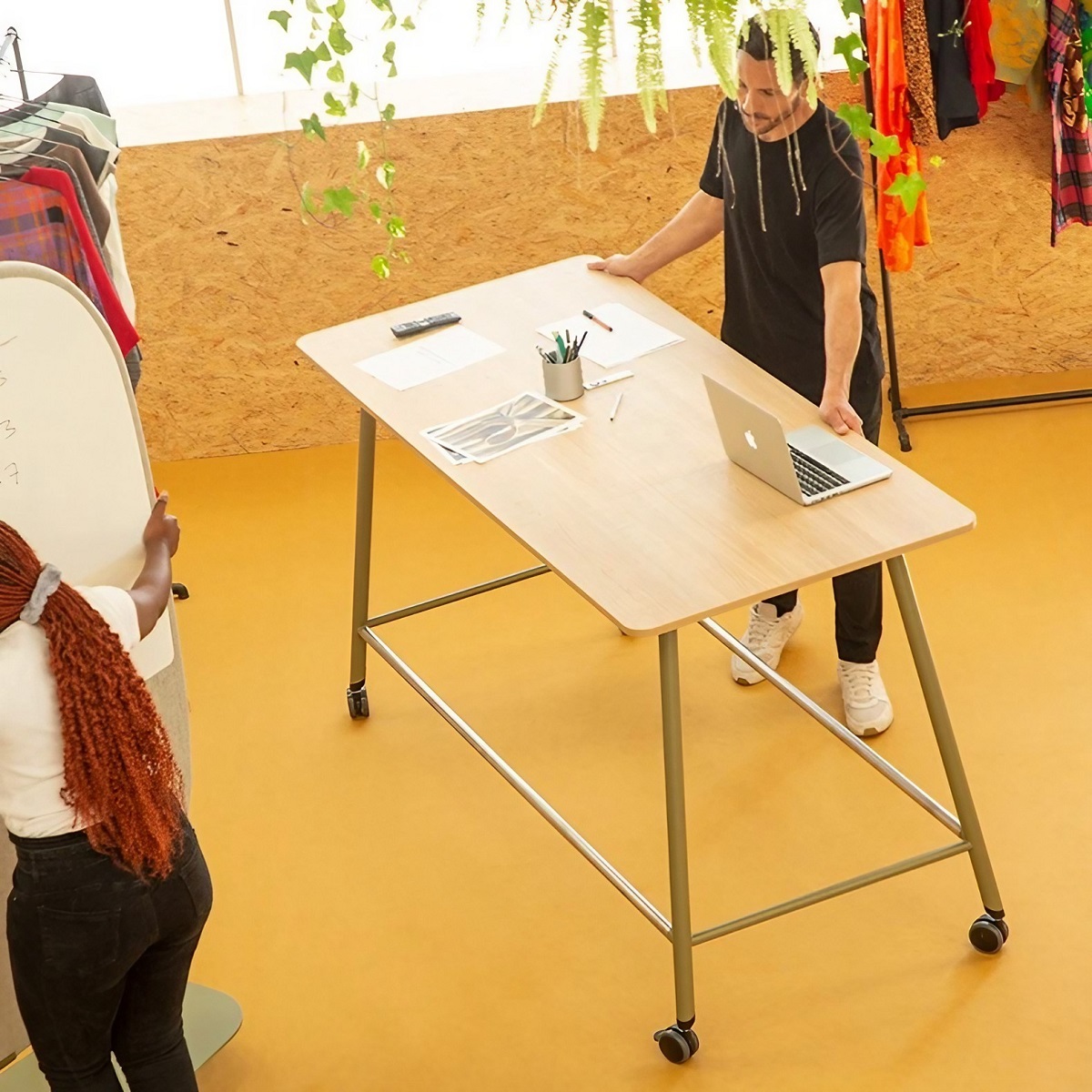Table haute à roulettes Mobile, Robuste et Polyvalente