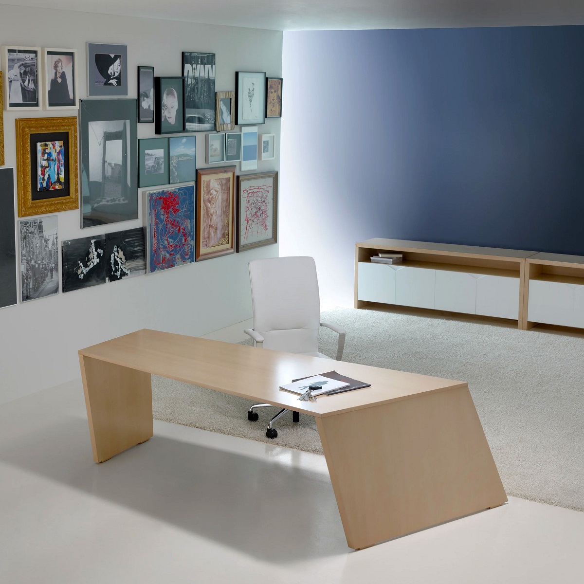 Bureau de direction minimaliste en chêne Good Design Award