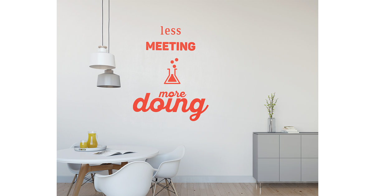 Autocollant Less meetings More doing - Kollori.com