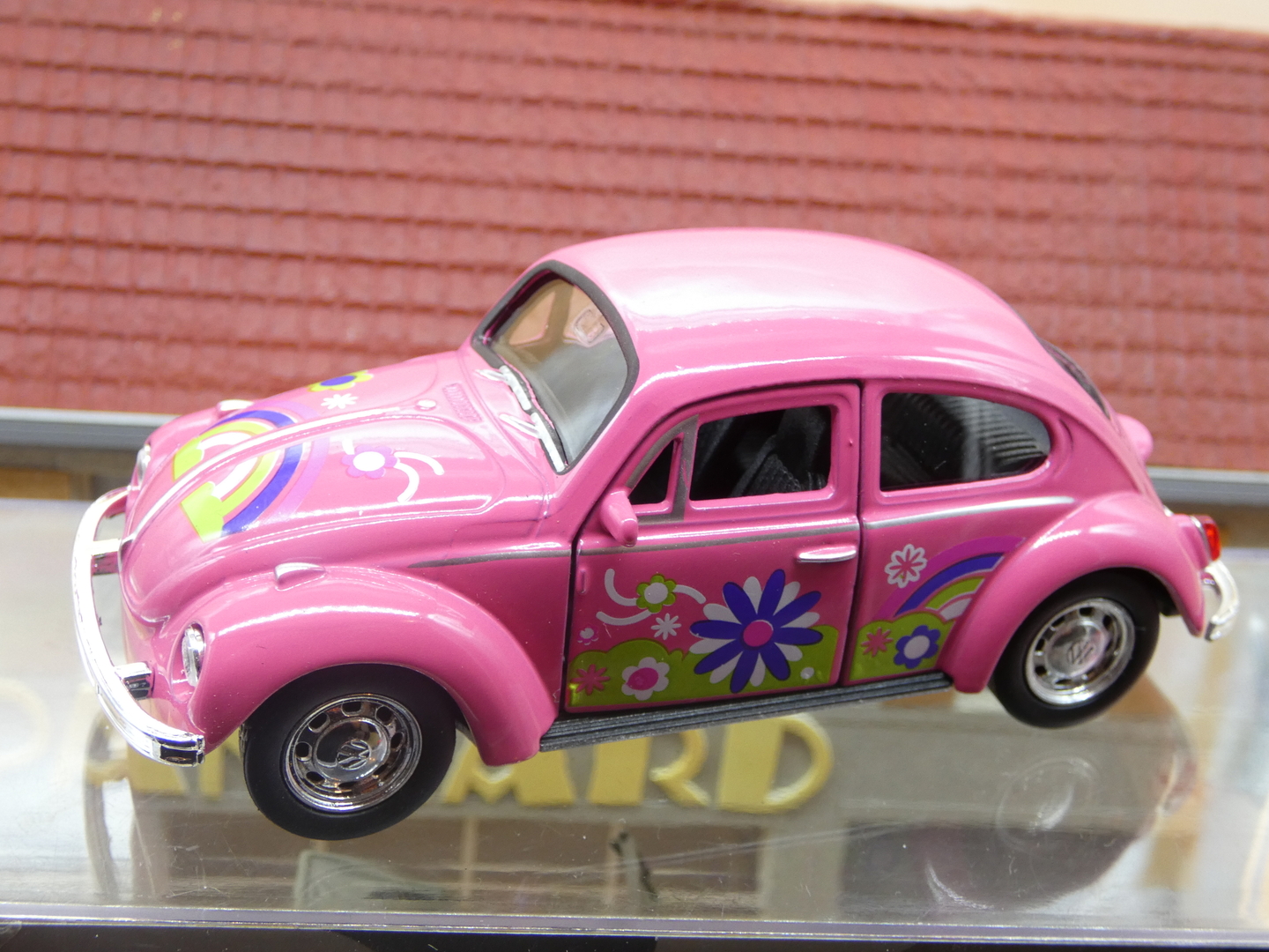 VOLKSWAGEN NEW BEETLE PEACE AND LOVE ROSE 1/34 WELLY NEUF BOITE ORIGINE ...
