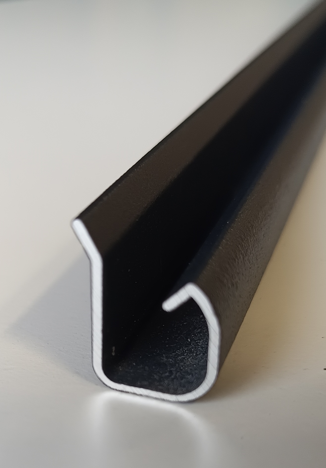 Comment installer un brise-vue sur un grillage rigide