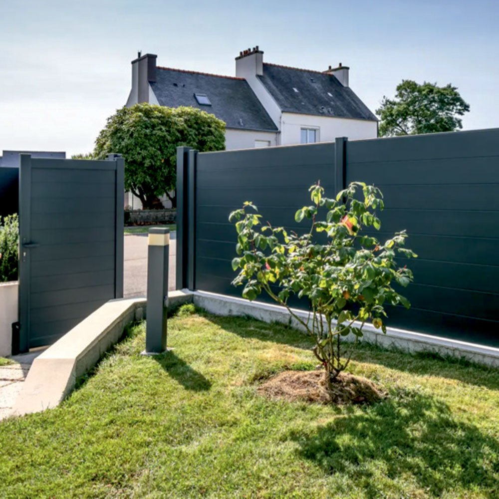 Les avantages d’une clôture aluminium face au bois