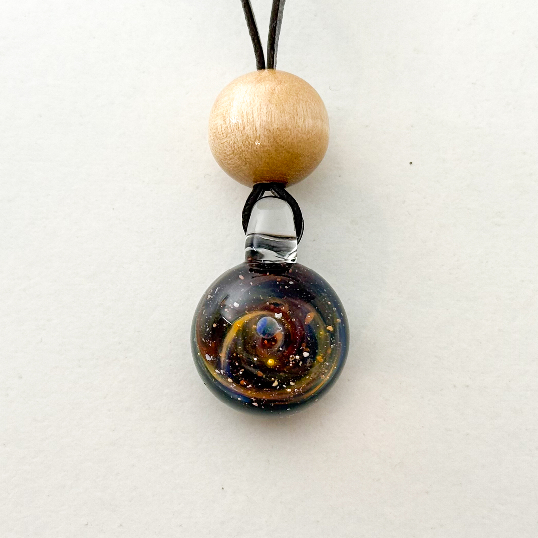 Just Glass It - Collier Galaxie Nano en verre fabriqué à la main