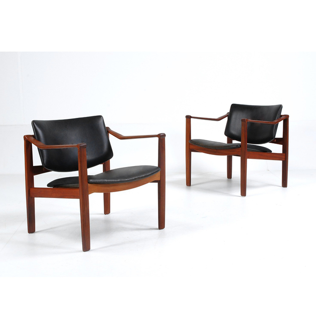 Fauteuils vintage teck noyer par William Watting - GALERIE PIERRE ARTS ...