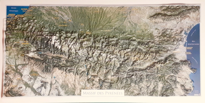 Le massif des Pyrénées vue satellite