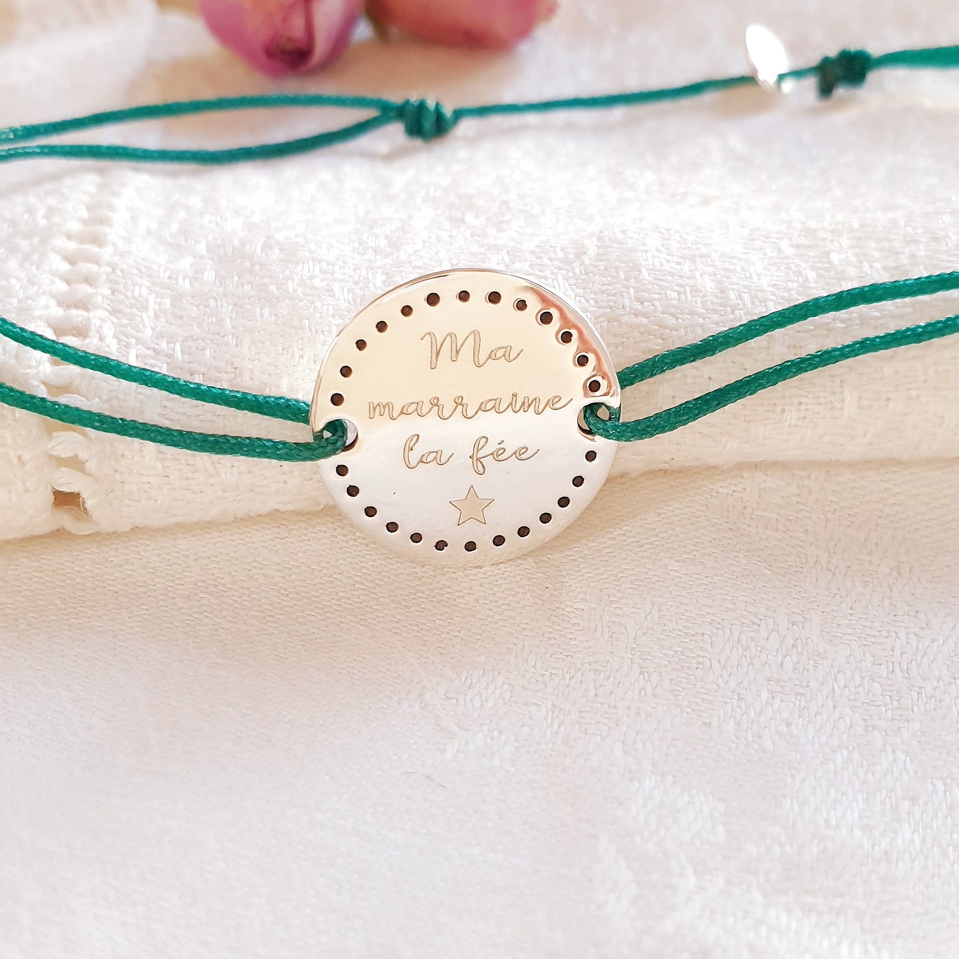 Idées cadeau de bijou personnalisé pour marraine ou parrain