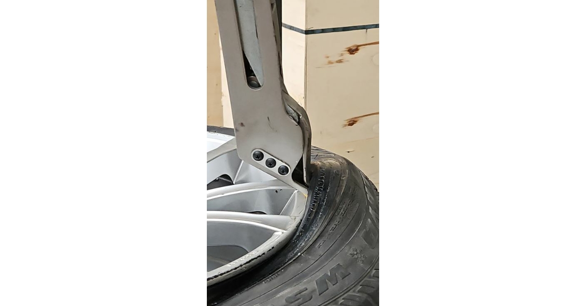 Guide complet pour utiliser un démonte-pneu étape par étape