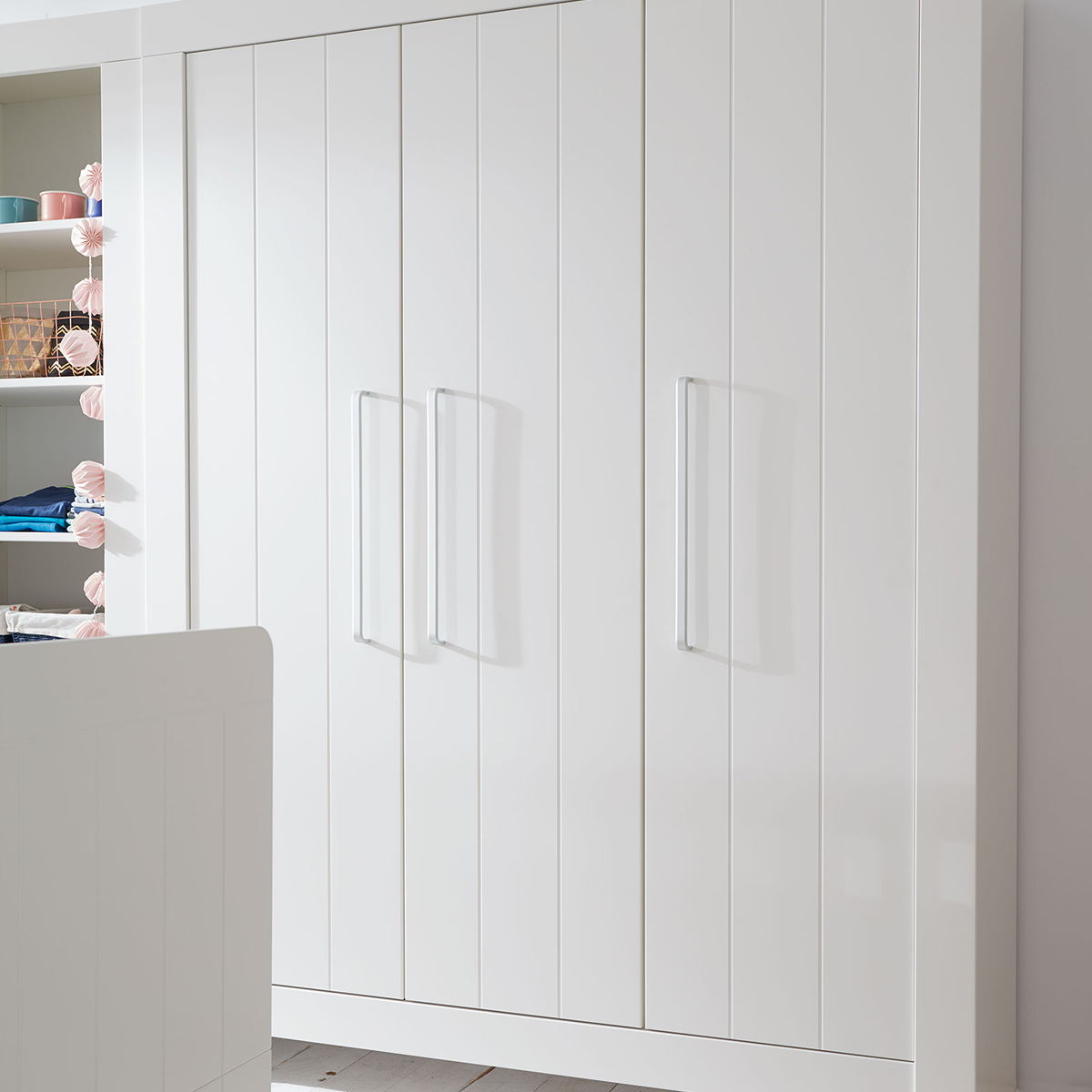 Armoire 3 portes Pinio Calmo - Blanc - Rangements/Armoire - tendresse ...