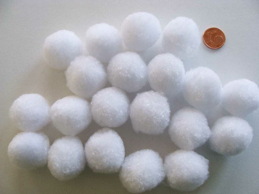Pompons 25mm environ BLANC par 20 pièces - Pompons - FondBaie