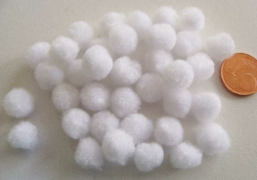 Pompons 10mm environ BLANC par 70 pièces - Pompons - FondBaie