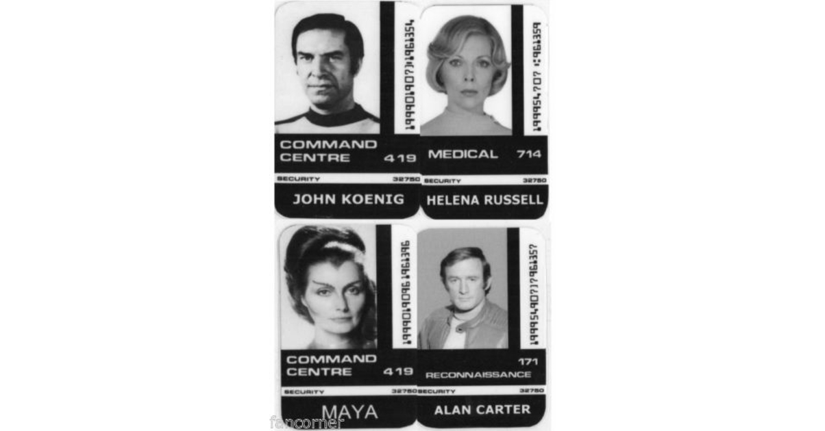 Lot de 4 cartes d'identification serie Cosmos 1999-Fan-corner