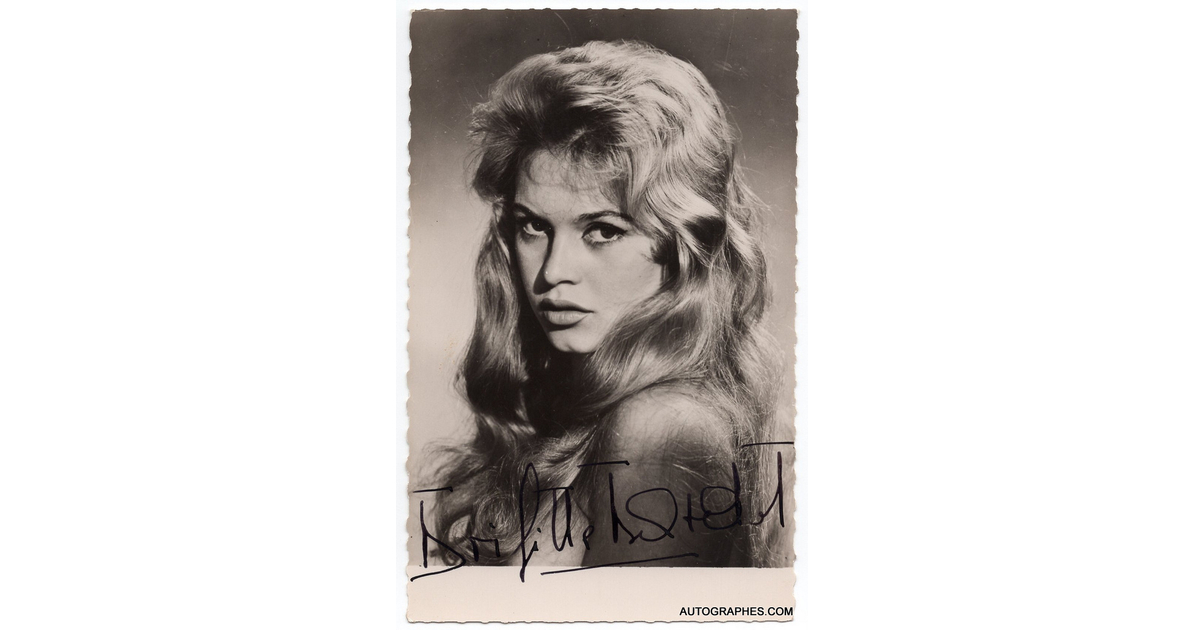Brigitte BARDOT - Carte photo signée (années 60)