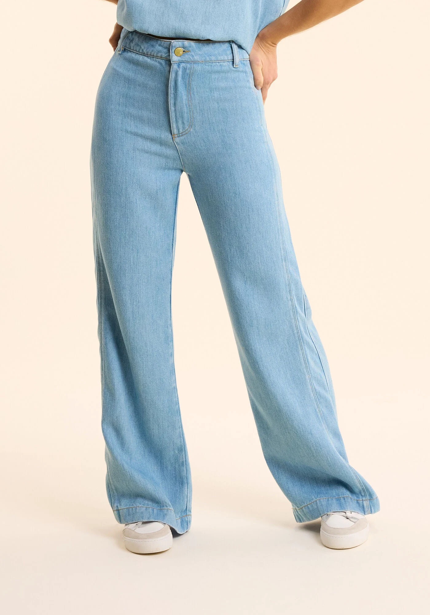 I.Code : Mode féminine branchée et sexy - Nouvelles collections sur Boutique-Lora.com