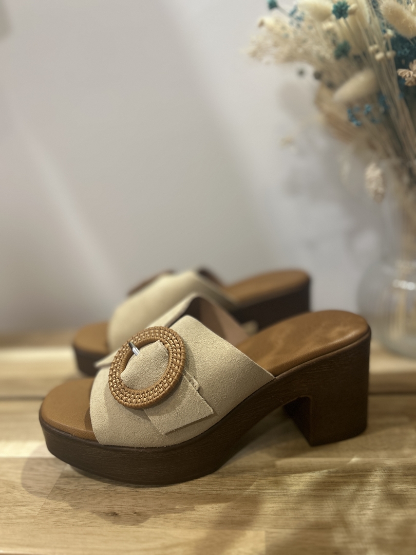 Mules à talon bloc 5611 - Beige - EVA FRUTOS - Chaussures Femme ...