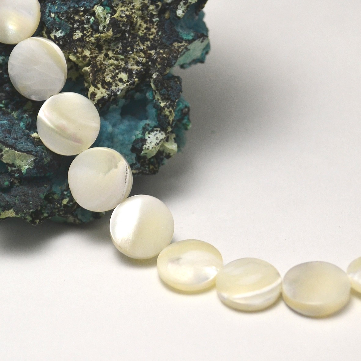 10 perles nacres véritables de mer "palet rond"12 mm,blanc nacré ...